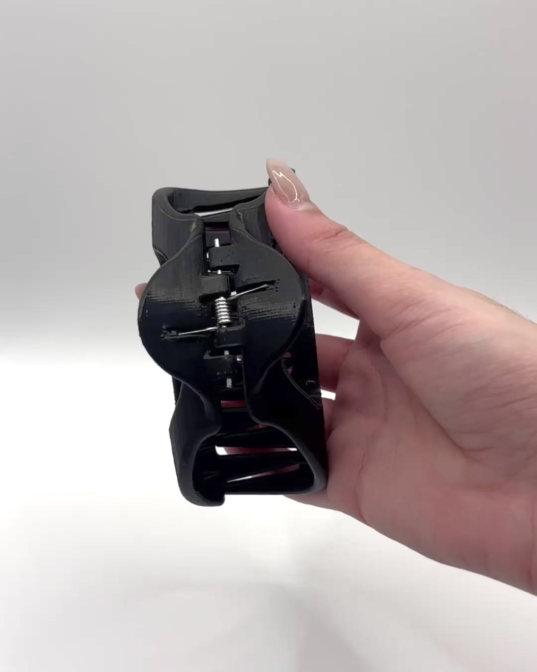 The Cozy Clip™: The World's First Flexible Claw Clip